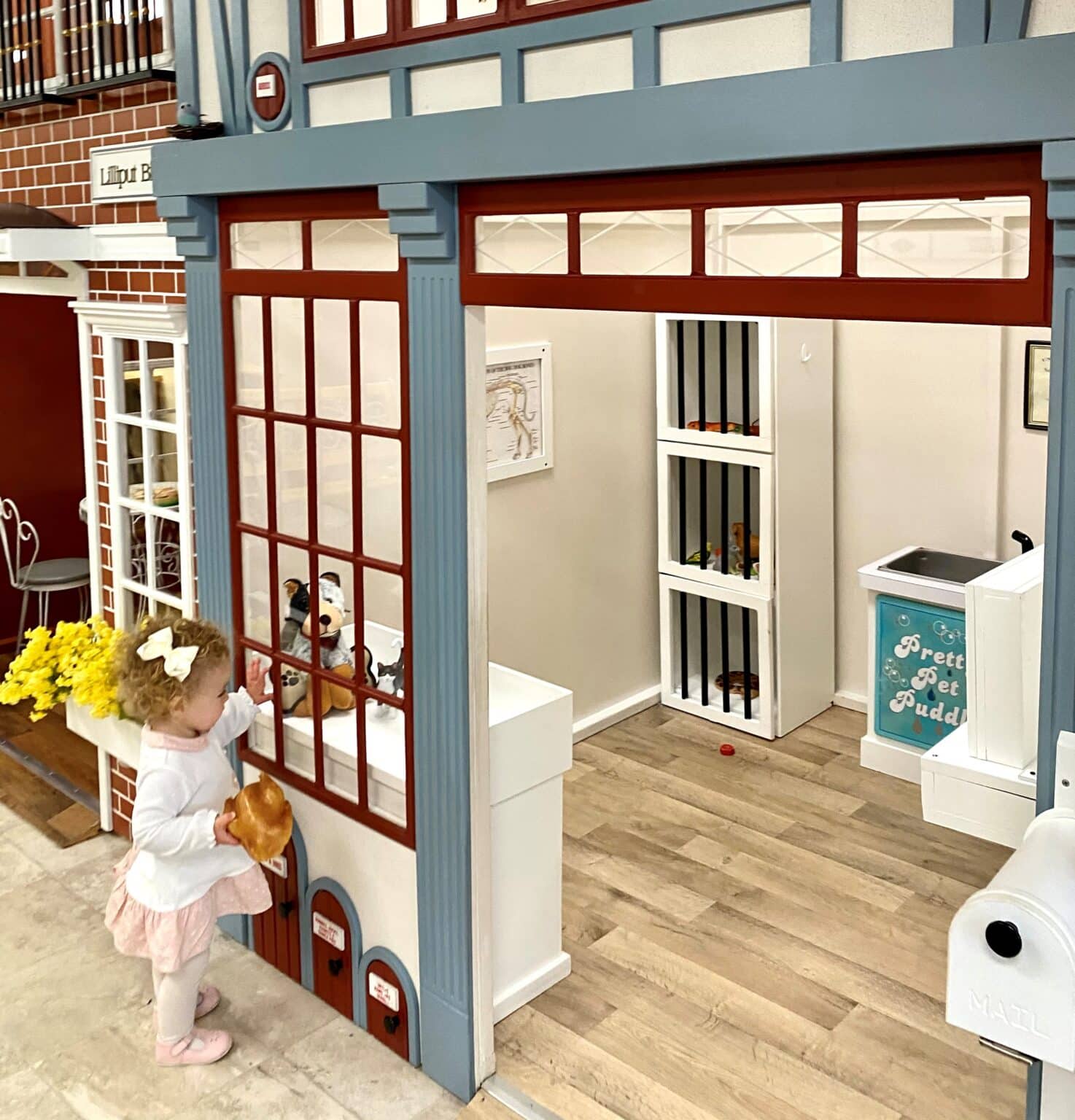 Animal Hospital | Playhouses for Businesses | Lilliput Play Homes