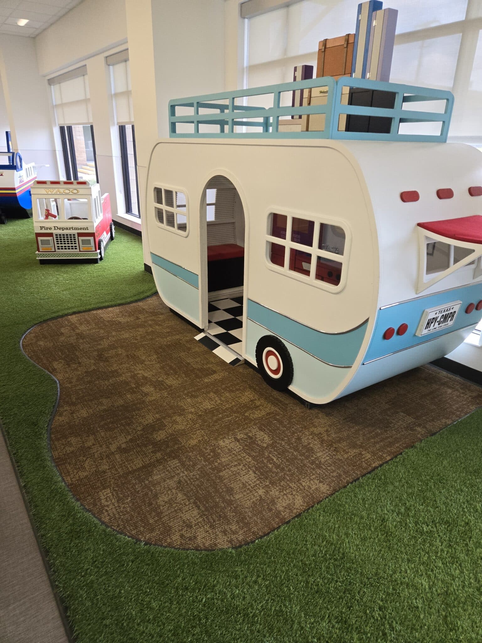 Retro Camper | Playhouses for Your Business | Lilliput Play Homes