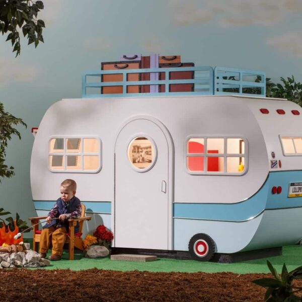Retro Camper | Playhouses for Your Business | Lilliput Play Homes