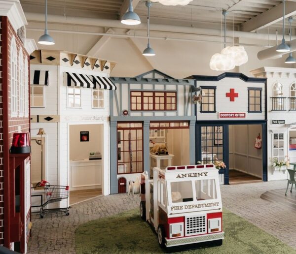 Lilliput Play Homes | Indoor and Outdoor Children's Playhouses